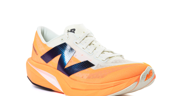 New Balance - FUELCELL REBEL V4 (WFCXCC4)